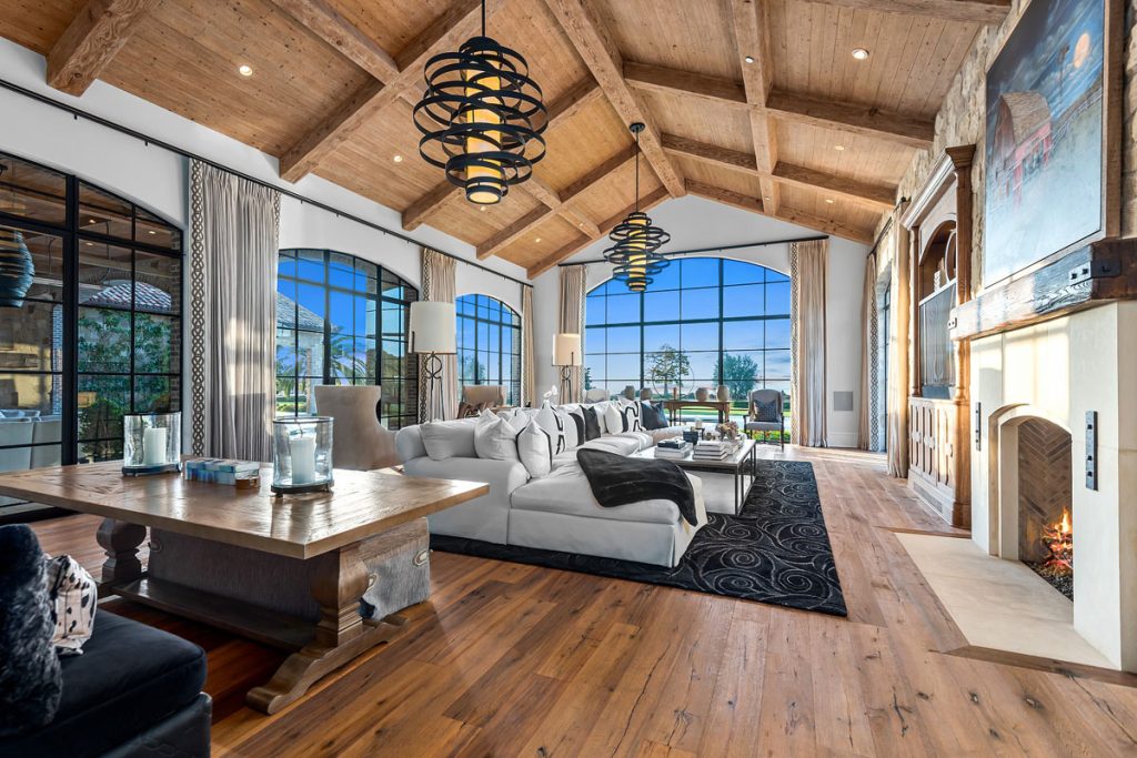 Timeless Rustic Napa-Style Farmhouse Estate in Hidden Valley