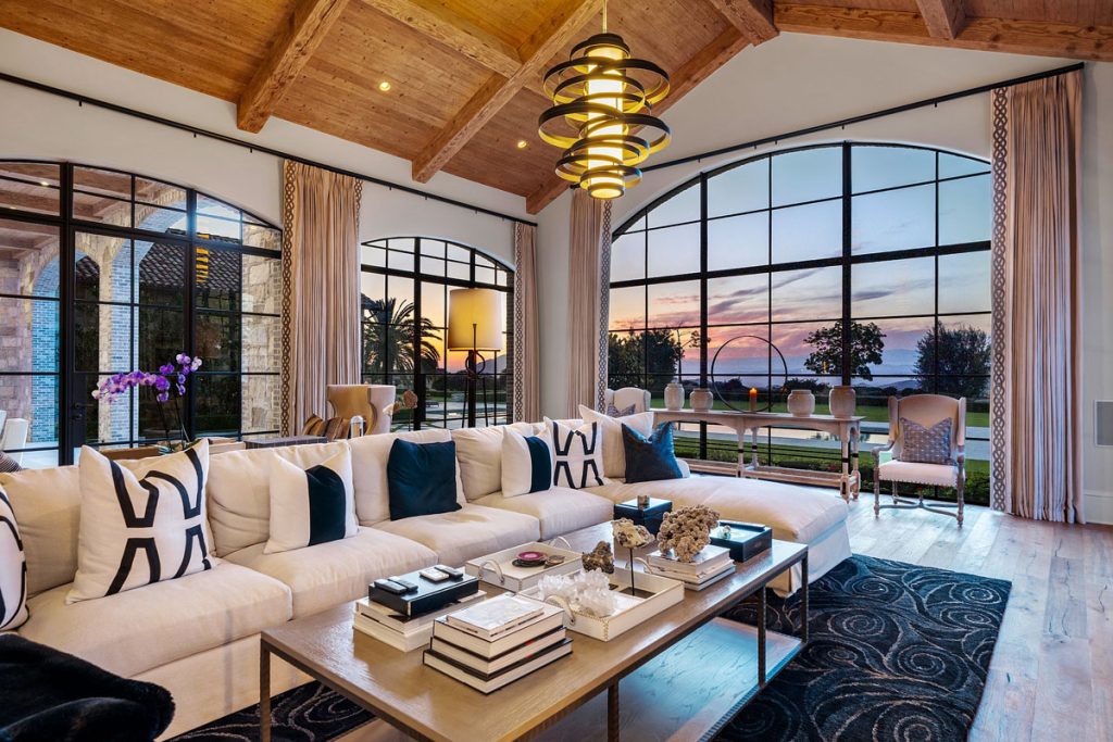 Timeless Rustic Napa-Style Farmhouse Estate in Hidden Valley