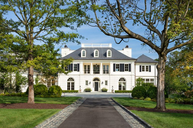 Stately American Federal Style Mansion on the Potomac River