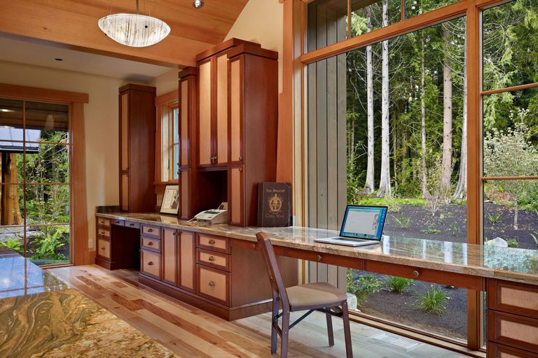 Secluded Rustic Stone and Log Home in the Alpine Forest