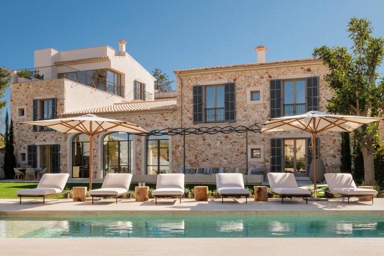 Mediterranean Style Stone Villa with Harmonious Courtyard