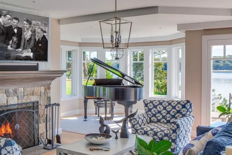 Harborfront Shingle Style Hideaway on Martha’s Vineyard