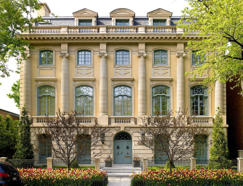 Palatial Town House in Chicago with Neoclassical Architecture