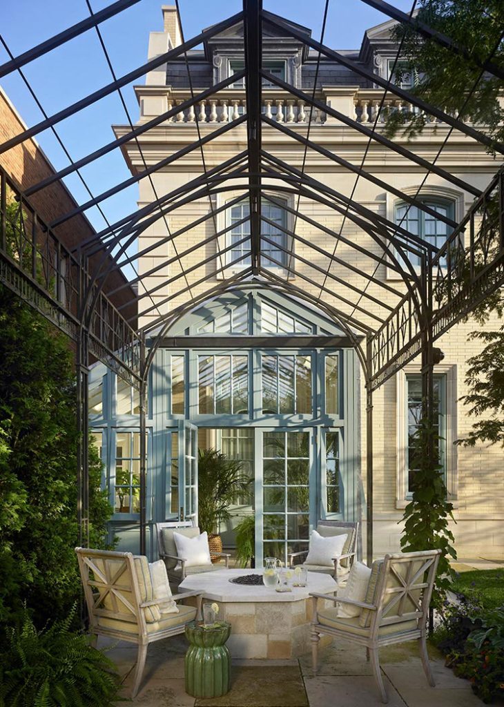 Palatial Town House in Chicago with Neoclassical Architecture