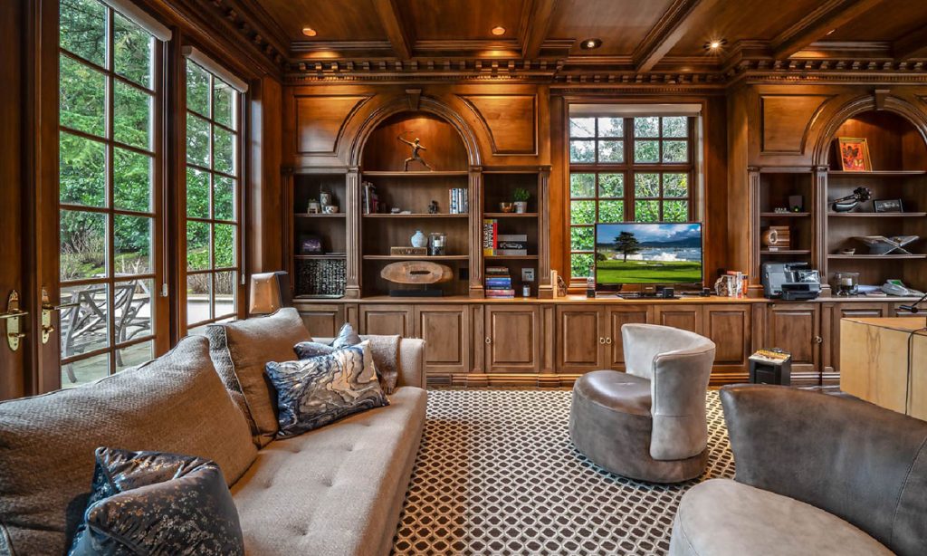 Classical European-Style Home with Contemporary Elegance