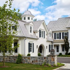 A Classic Colonial Dream Estate with Shingle-Style Architecture