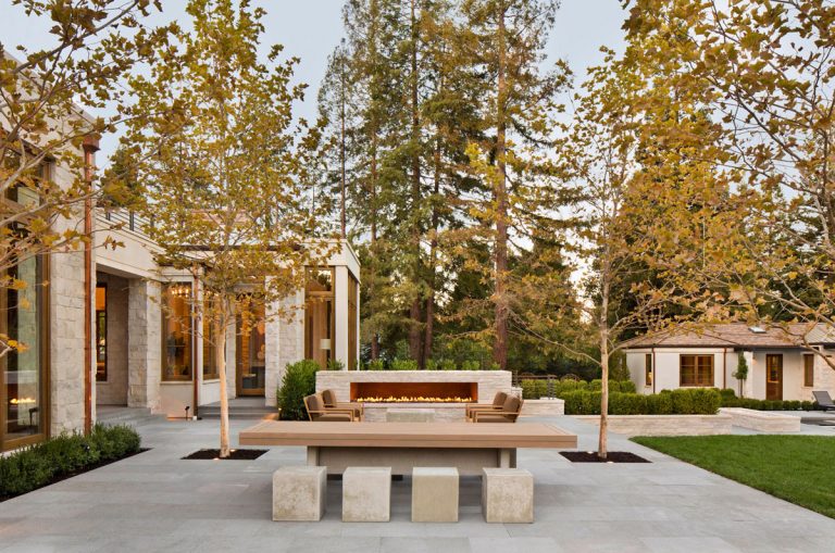 Custom Estate in California with Timeless Contemporary Architecture