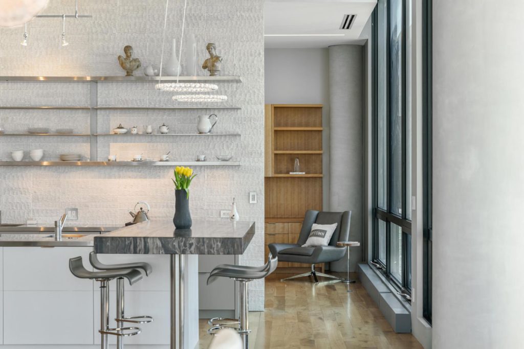 Exquisite Modern Penthouse Apartment with Panoramic Views