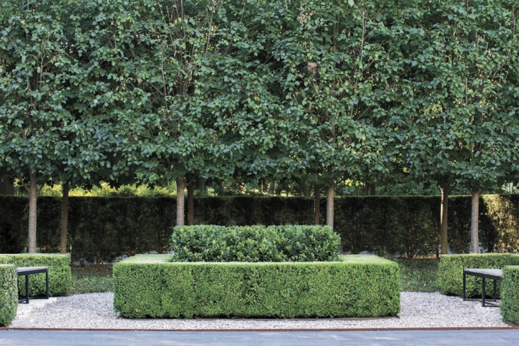 A Traditional Estate Gets a Contemporary Landscaping Makeover