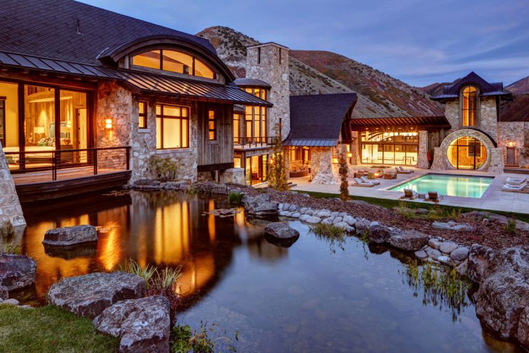 Magnificent Rustic Mountain Estate with Innovative Design