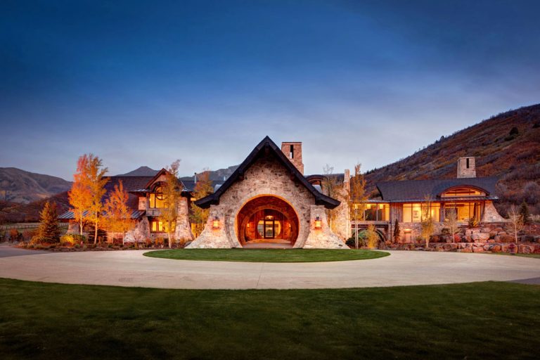 Magnificent Rustic Mountain Estate with Innovative Design