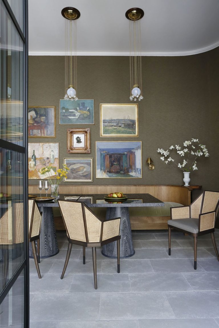 Stately Modern Estate with Classic Architectural Influences