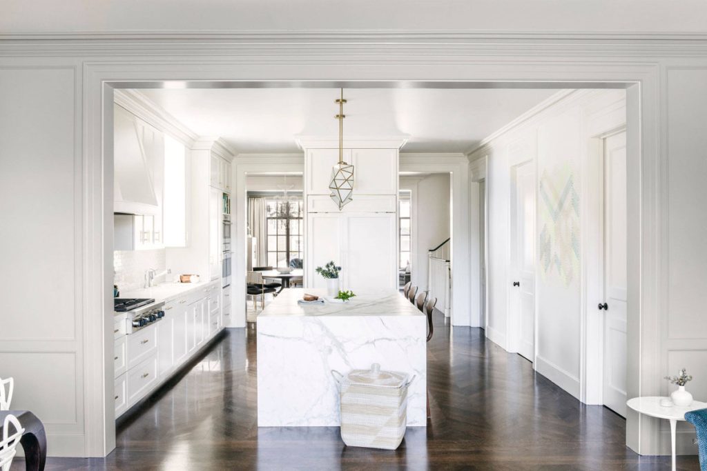 Transitional Style Modern Townhouse with Oversized Windows