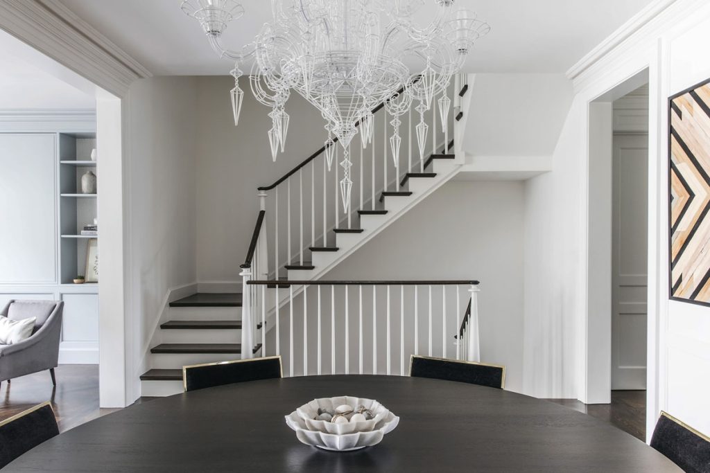 Transitional Style Modern Townhouse with Oversized Windows