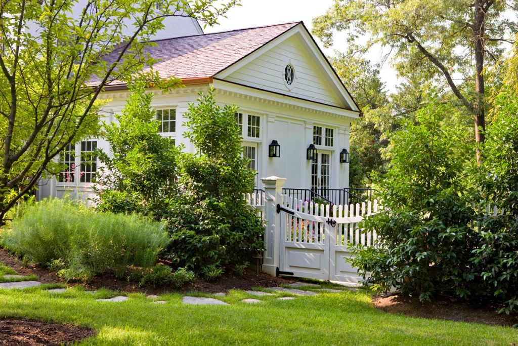 Farmhouse Style Home with American Colonial Architecture