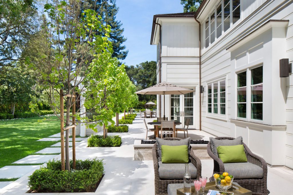 A Serene Californian Luxury Home With Transitional Architecture