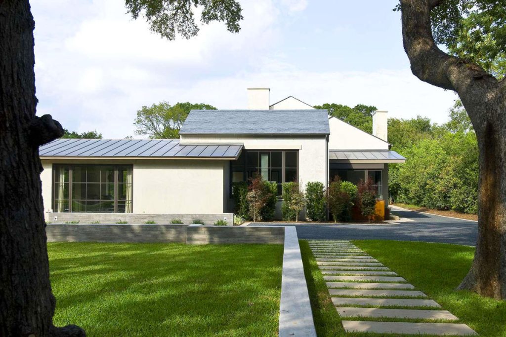 Transitional Style Modernist Home Built Around an Inner Courtyard