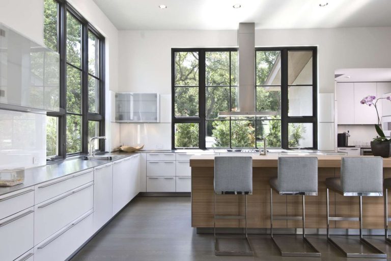 Transitional Style Modernist Home Built Around an Inner Courtyard