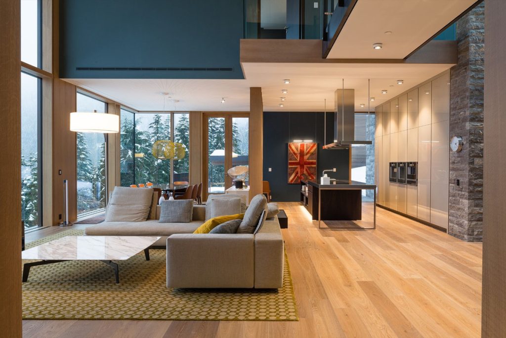 Modern Luxury Mountain Estate with Breathtaking Panoramic Valley Views