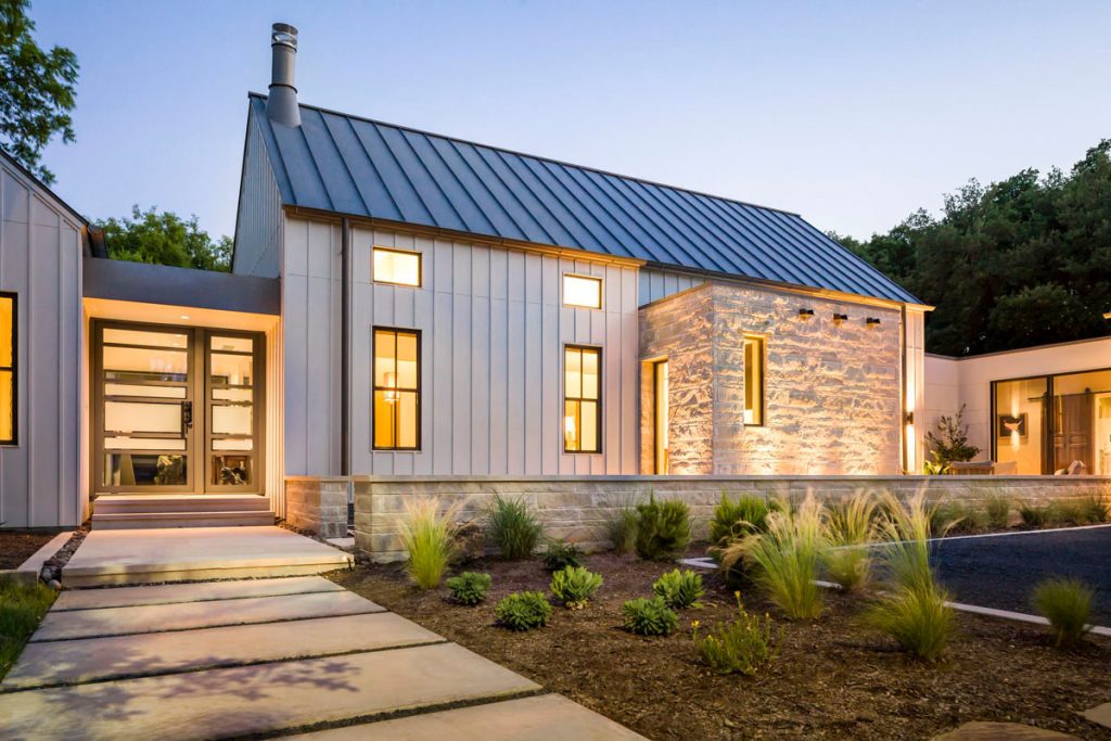 Estate-Like Modern Farmhouse In Texas