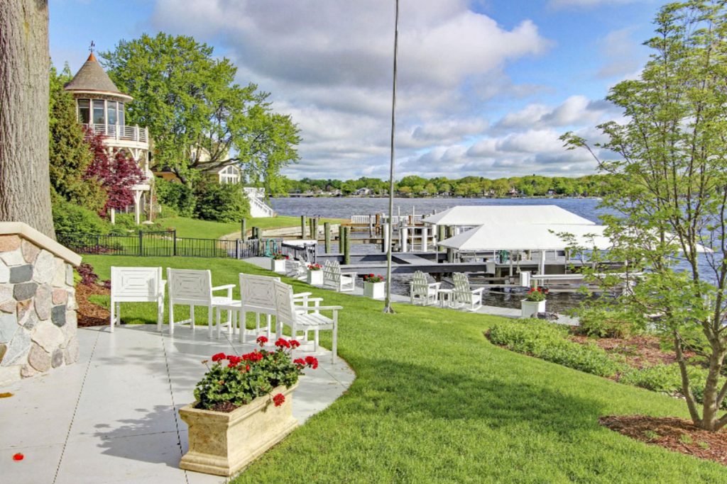 Lakeside Village Dream Home on a Bay Hill in Spring Lake