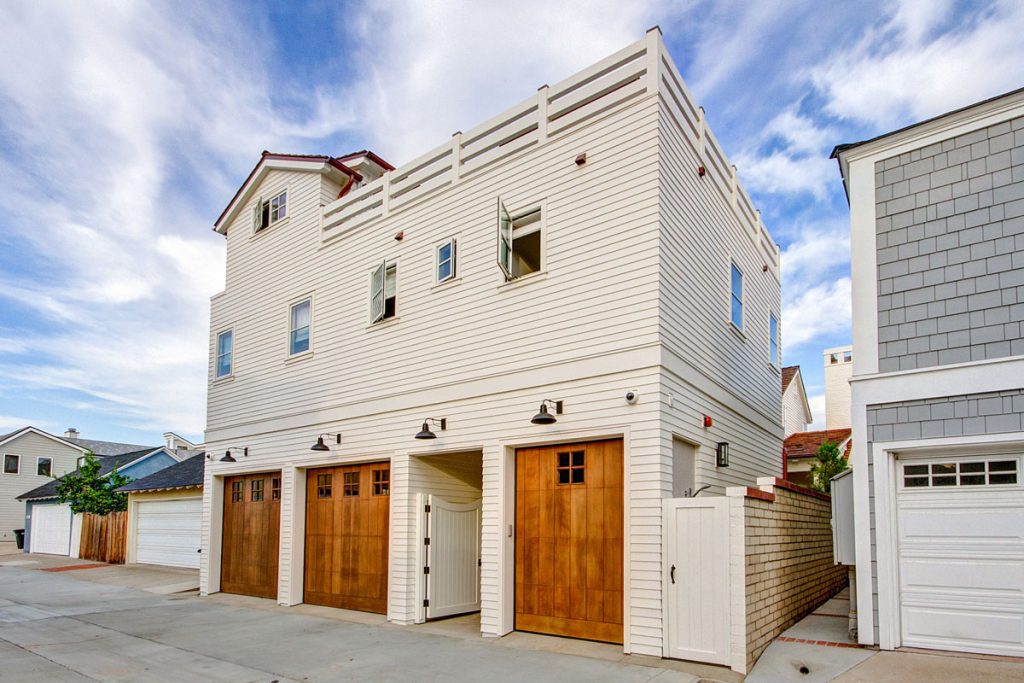 Farmhouse Style Beach Cottage with Open Concept Living